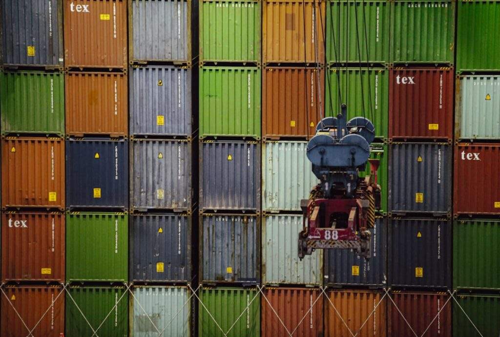 Navigating the Strait of Hormuz Shock: How Helium Scarcity and RAM ...